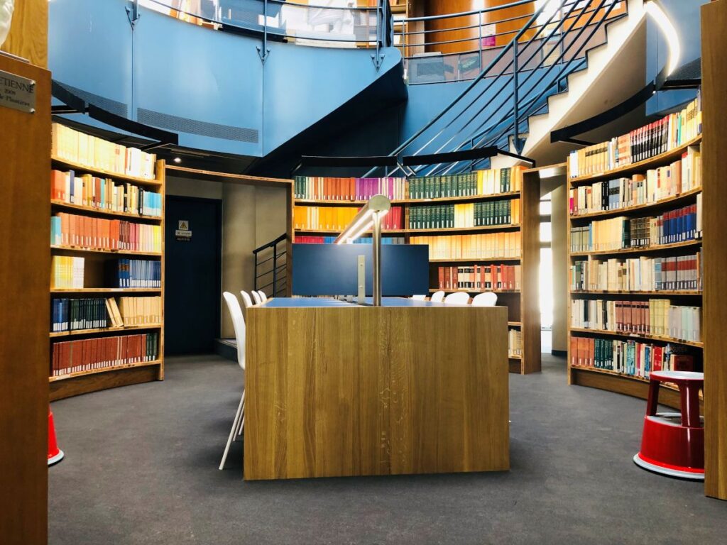 Bibliothèque universitaire - JSD - Groupe